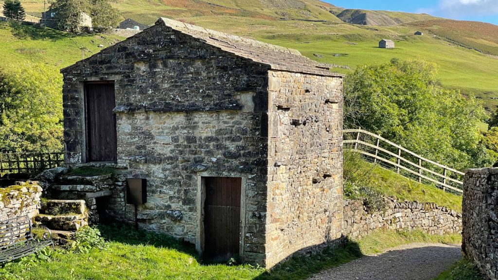 Discover Swale Trail: An Easy Adventure for All - StrandsView